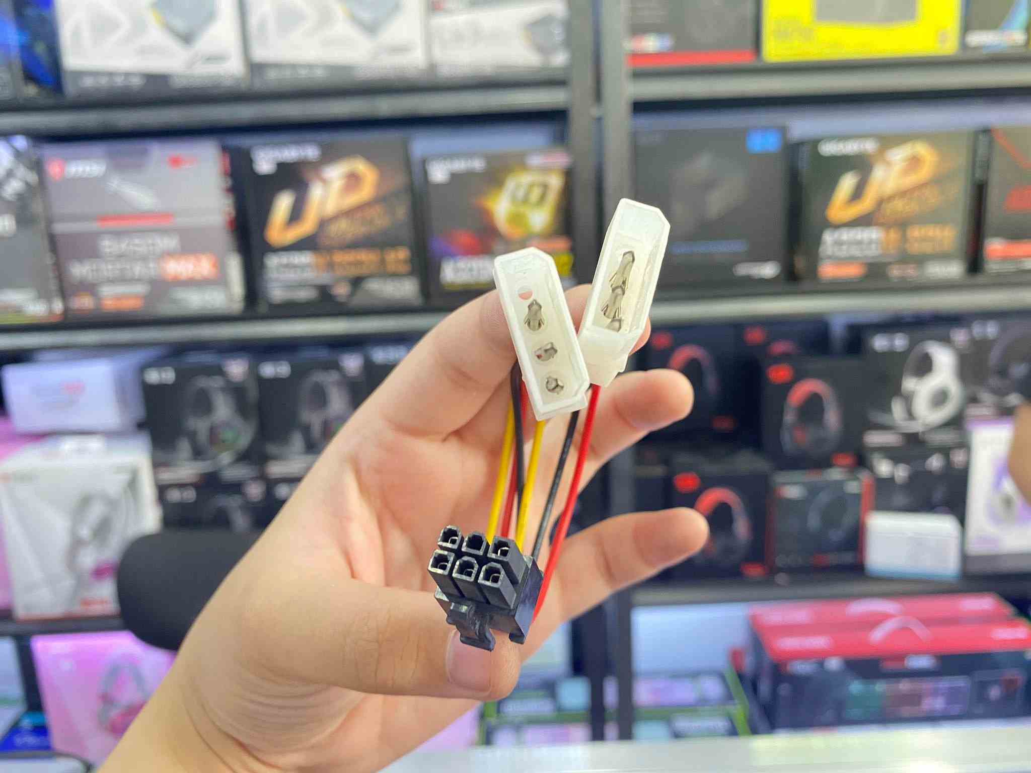 6 PIN TO 2X MOLEX – PC RETIRO